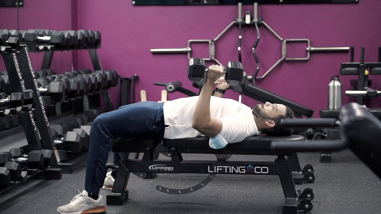 How to Unilateral Dumbell Flat Bench Press #PoptartCoach - YouTube