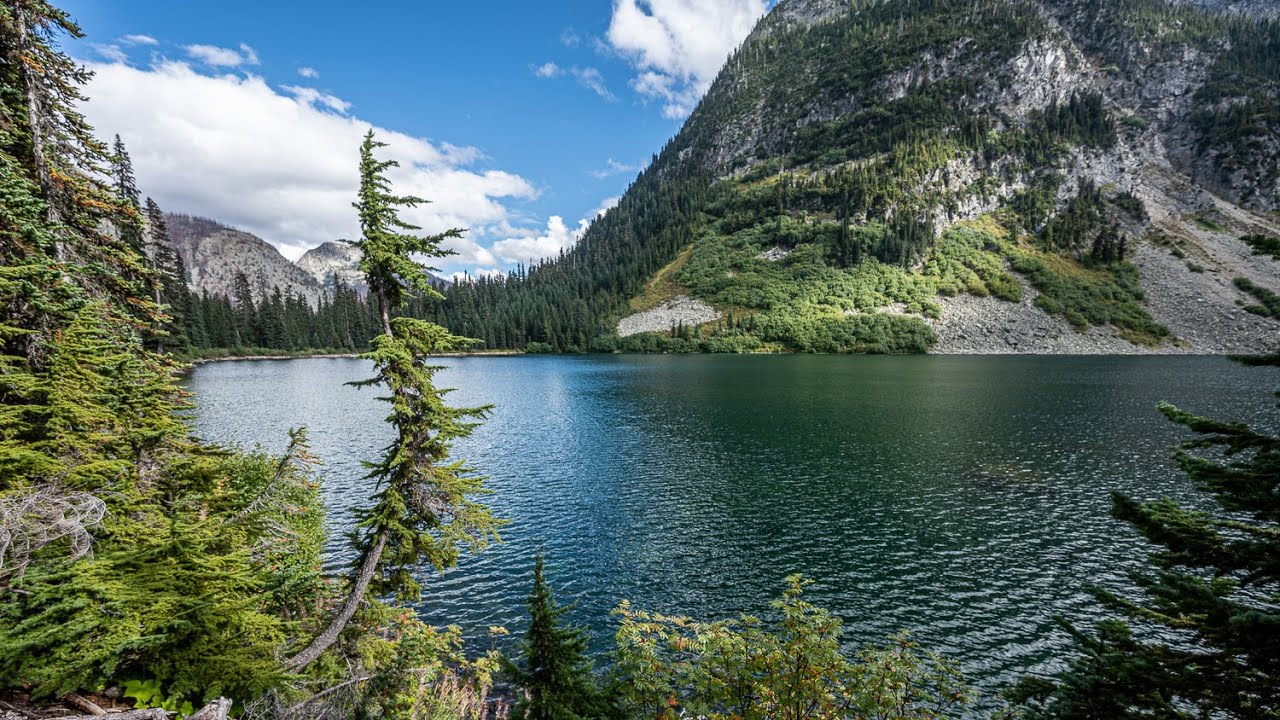 A one mile walk to the beautiful RAINY LAKE, Cascades National Park, WA ...