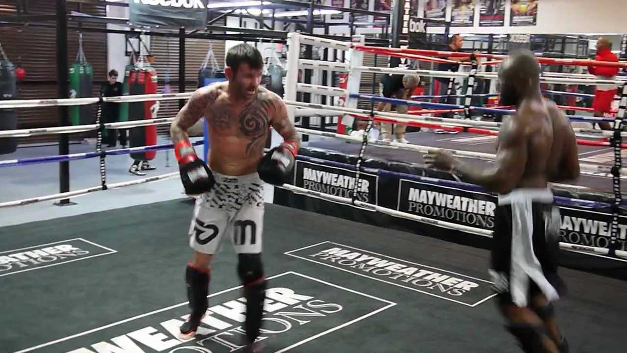 King Mo and Kit Cope light sparring Pt. 5 - YouTube
