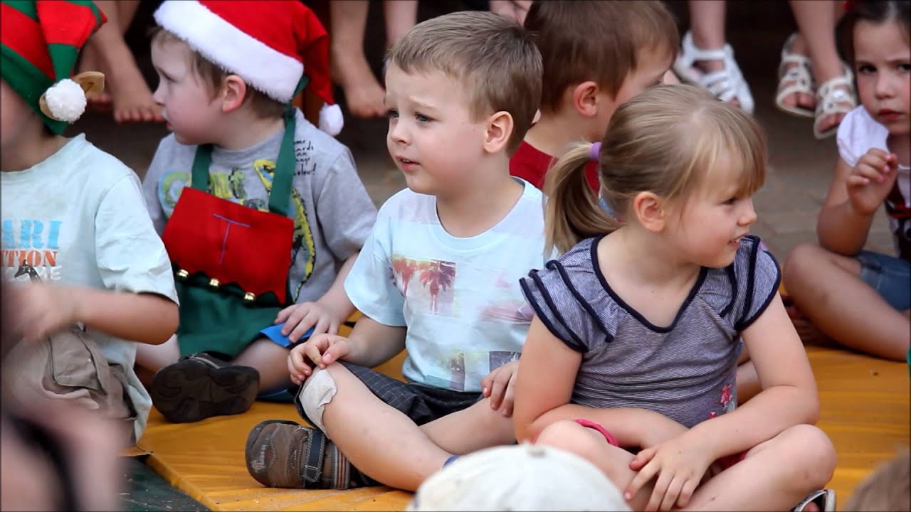 William's Kindy Christmas Party - Six White Boomers - YouTube