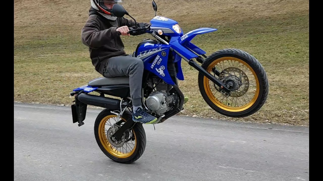 Yamaha xt 125 Supermoto Wheelie - YouTube