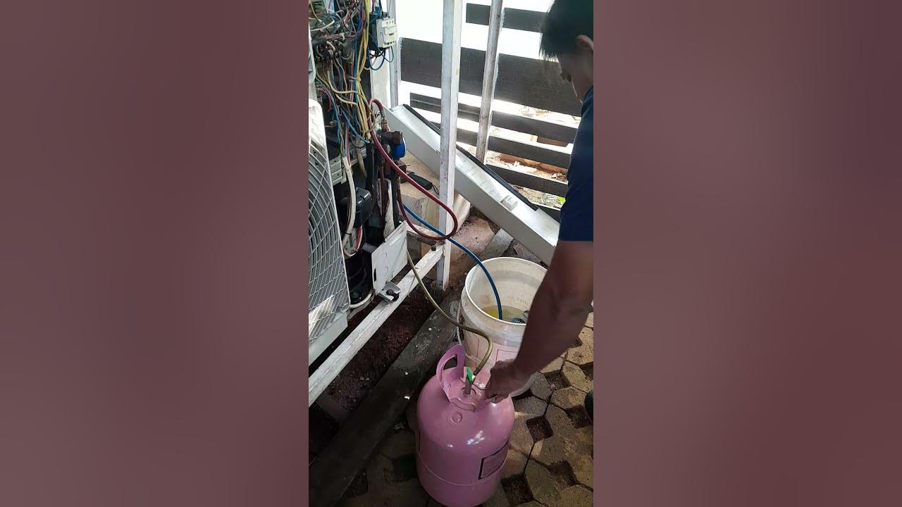 Detik² isi frron AC R410A - YouTube