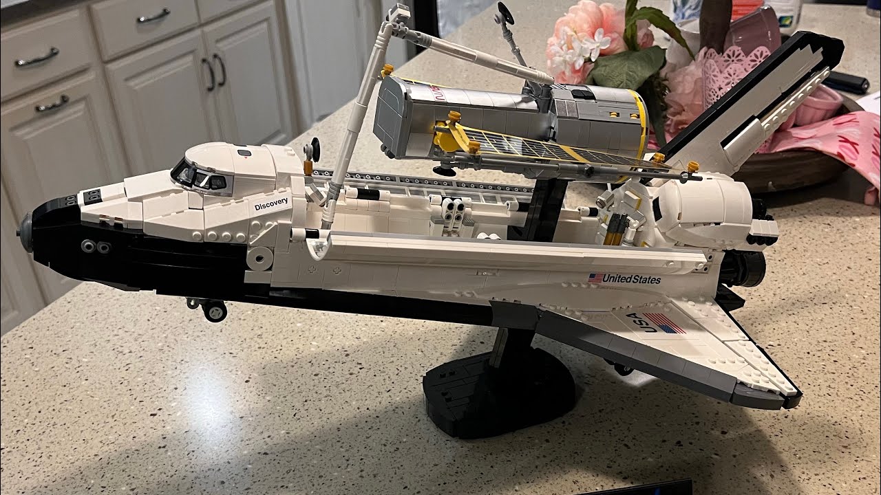 Lego Space Shuttle Discovery and Hubble telescope Item #10283 - YouTube