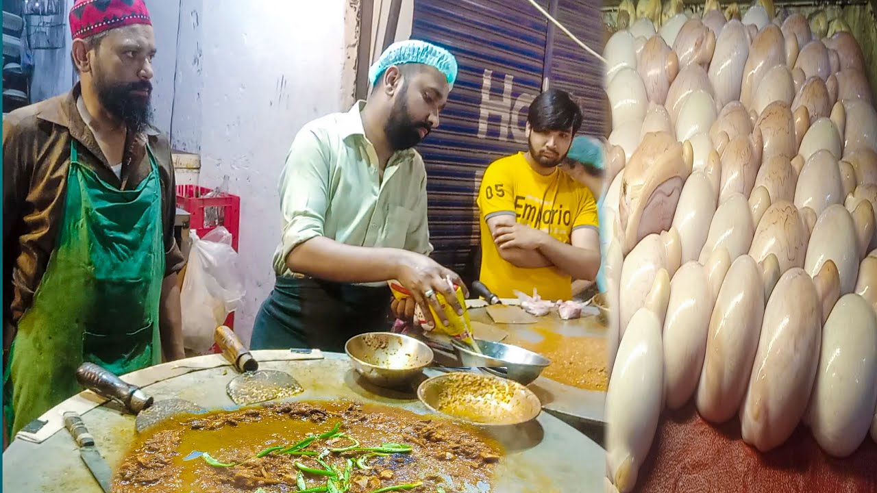 Takatak In Street Food Of Lahore | Tawa Fry Katakat In Butter | Gurda ...