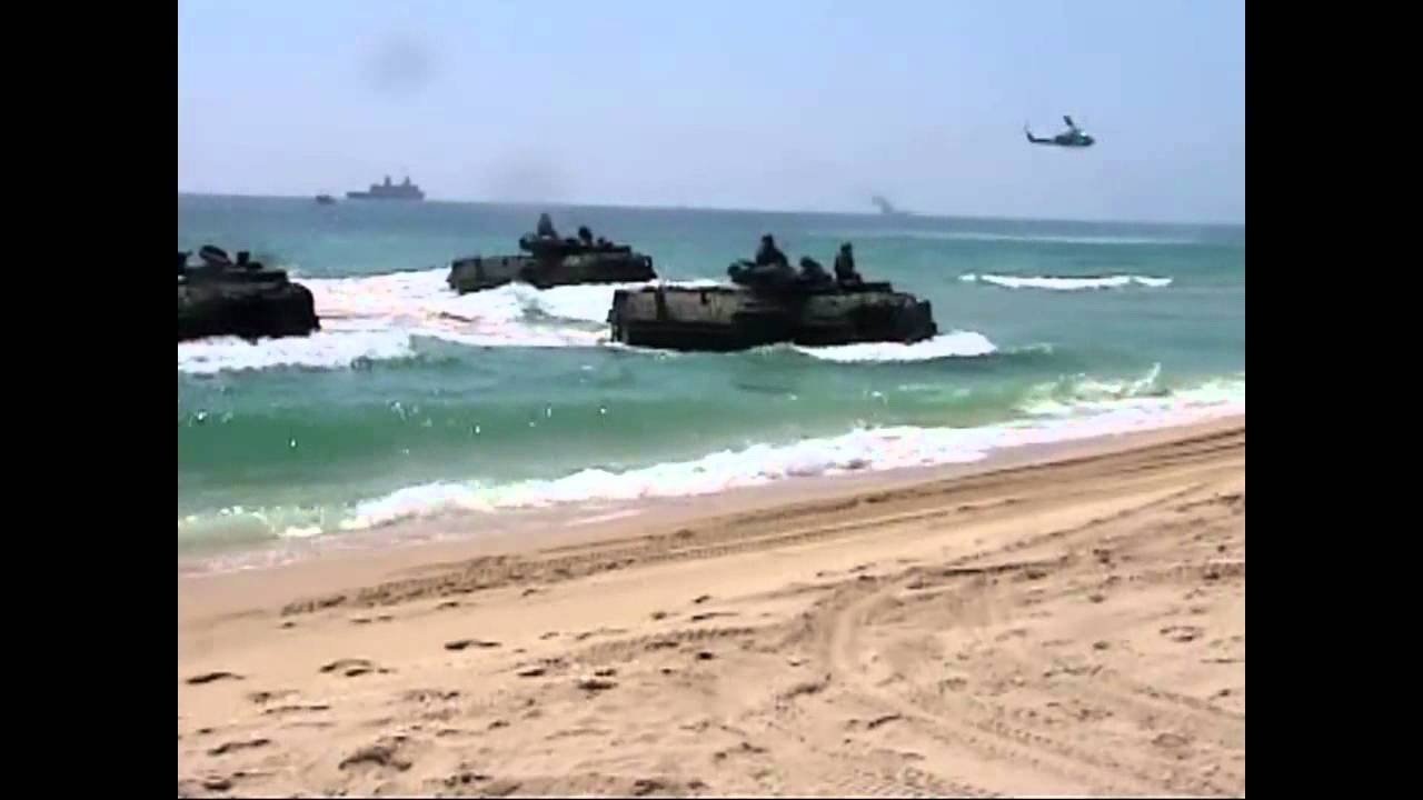 US MARINES BEACH INVASION - YouTube