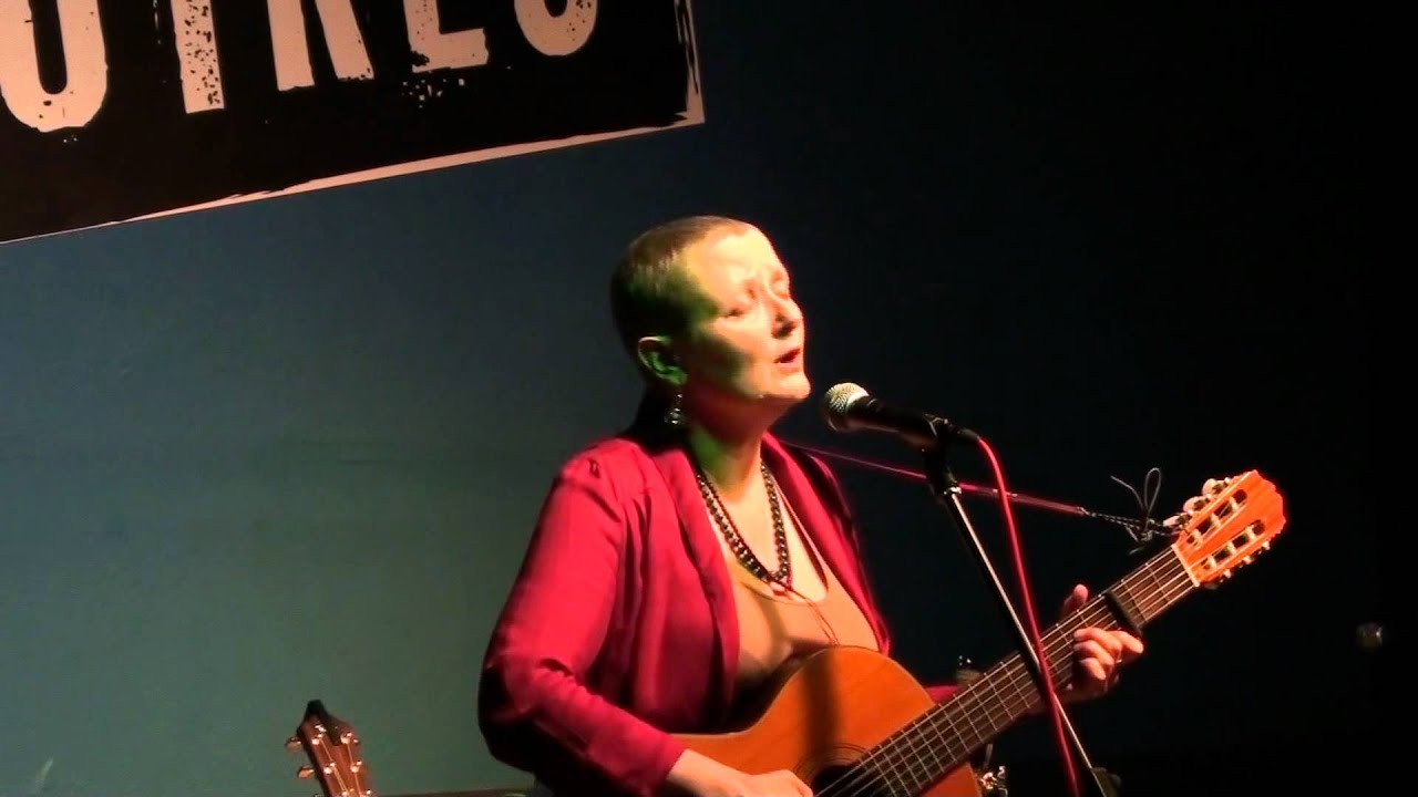 Jo Collins live at Esquires - "Siena" - 13th July 2011 - YouTube