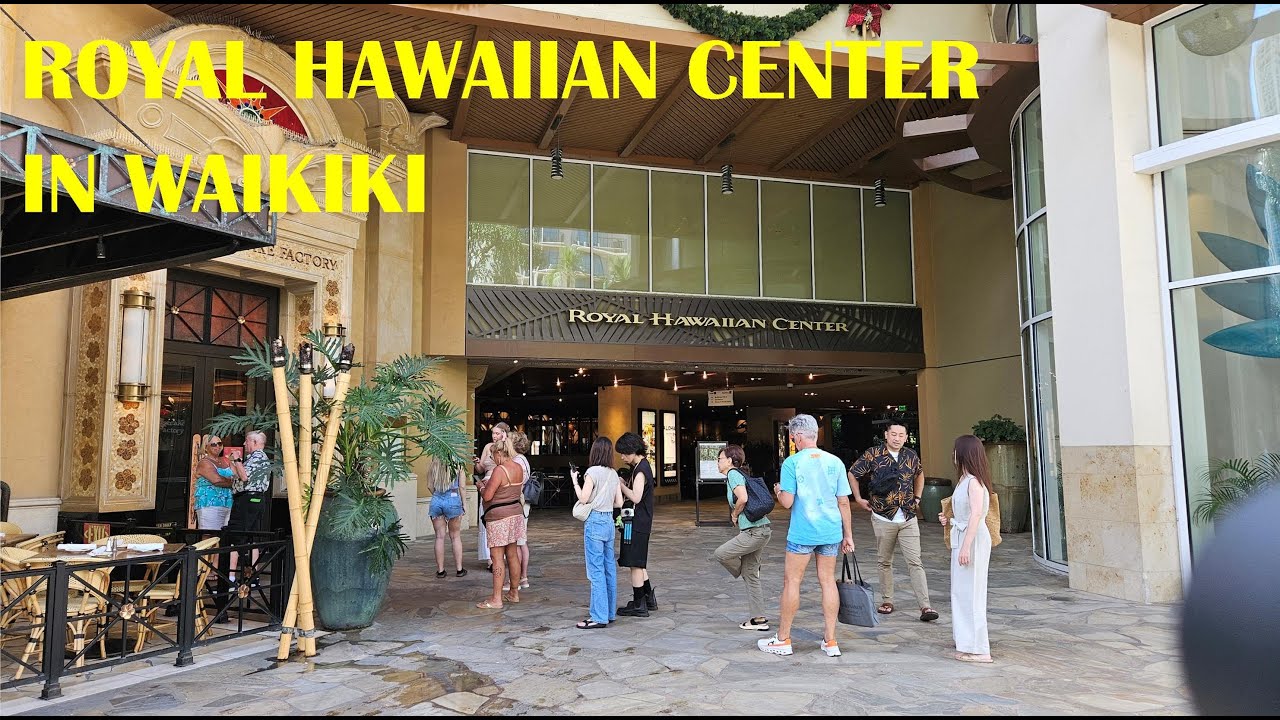 [4K] Walking through the Royal Hawaiian Center - YouTube