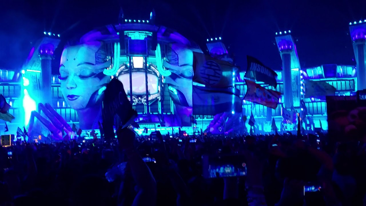 Deorro playing caballo Dorado at EDC Las Vegas!! - YouTube