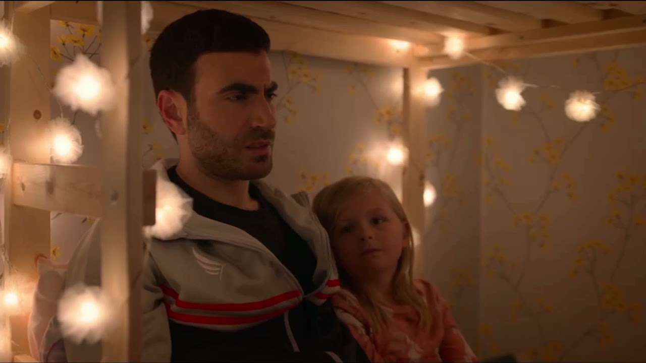 Ted Lasso - Roy reading A Wrinkle in Time - YouTube