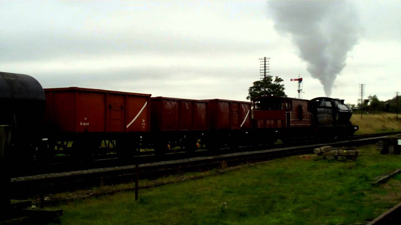 GCR 8K LNER 04 8F 63601 Pulling mixed freight into Quorn - YouTube
