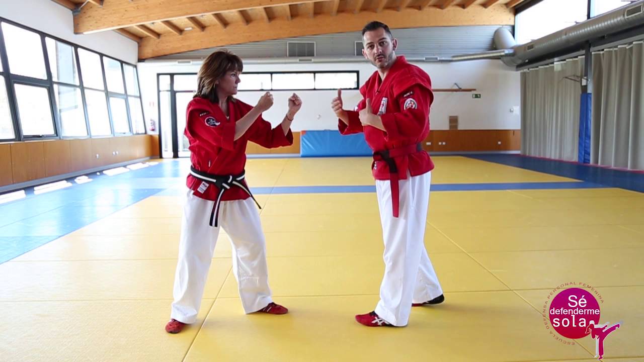 DEFENSA PERSONAL FEMENINA: POSICIÓN BÁSICA DE DEFENSA PERSONAL - YouTube