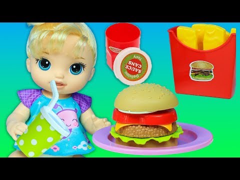 YENİ Baby Alive Bebeğim Hamburger Yemek İstiyor | NEW! Eat Hamburger