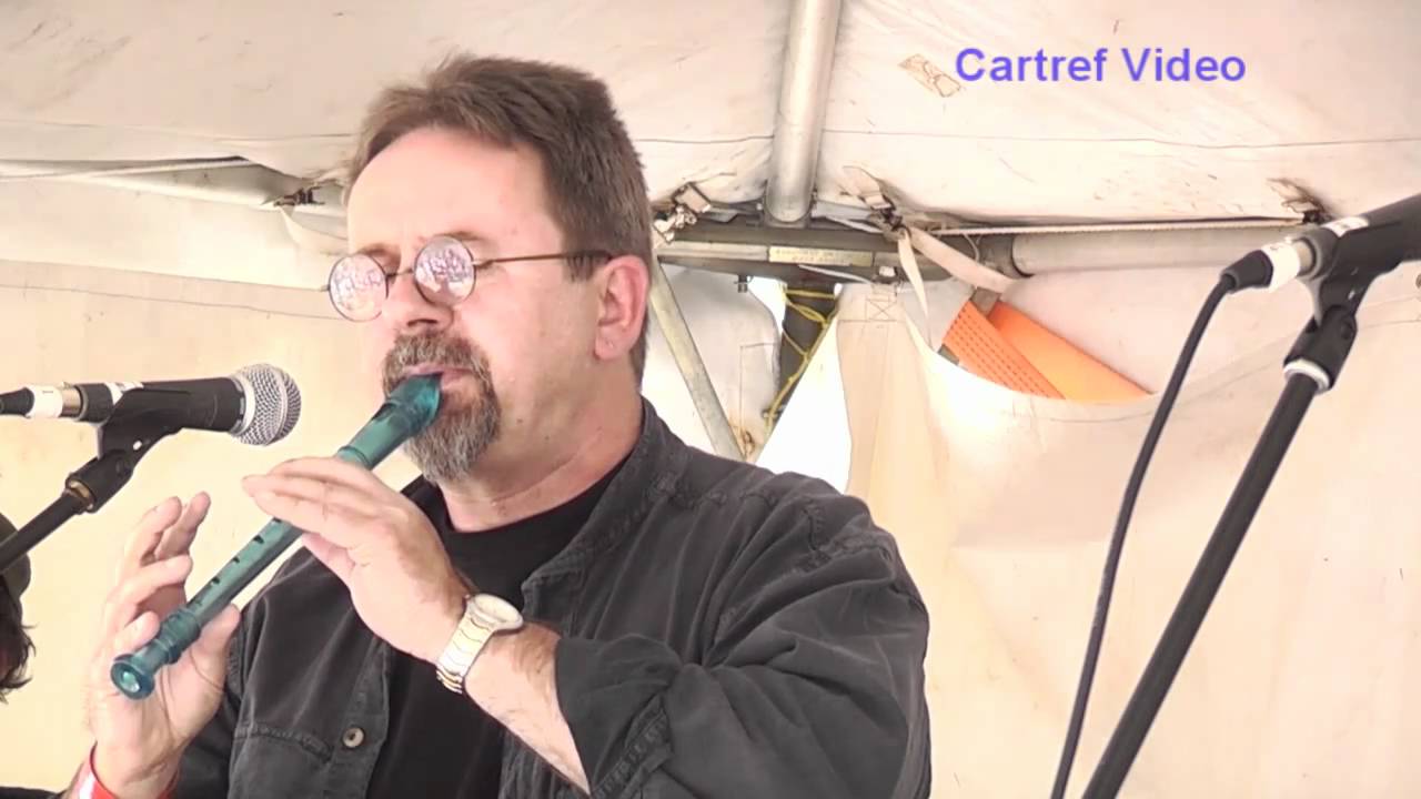 Mike Weed performing at Fishstock Festival in HD - YouTube