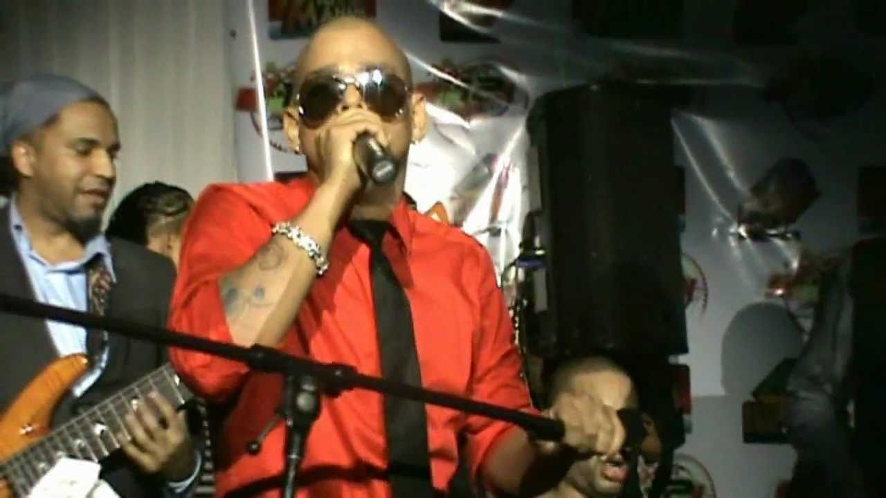 TITO SWING NOS HABLA DE SU NUEVO HIT 2011 "LA LIPO" Y MAS - YouTube