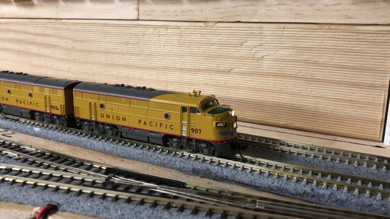 Union Pacific F3 ABA BLI n-scale - YouTube