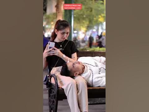 TIDUR DI PAHA CEWEK viral tik tok - YouTube