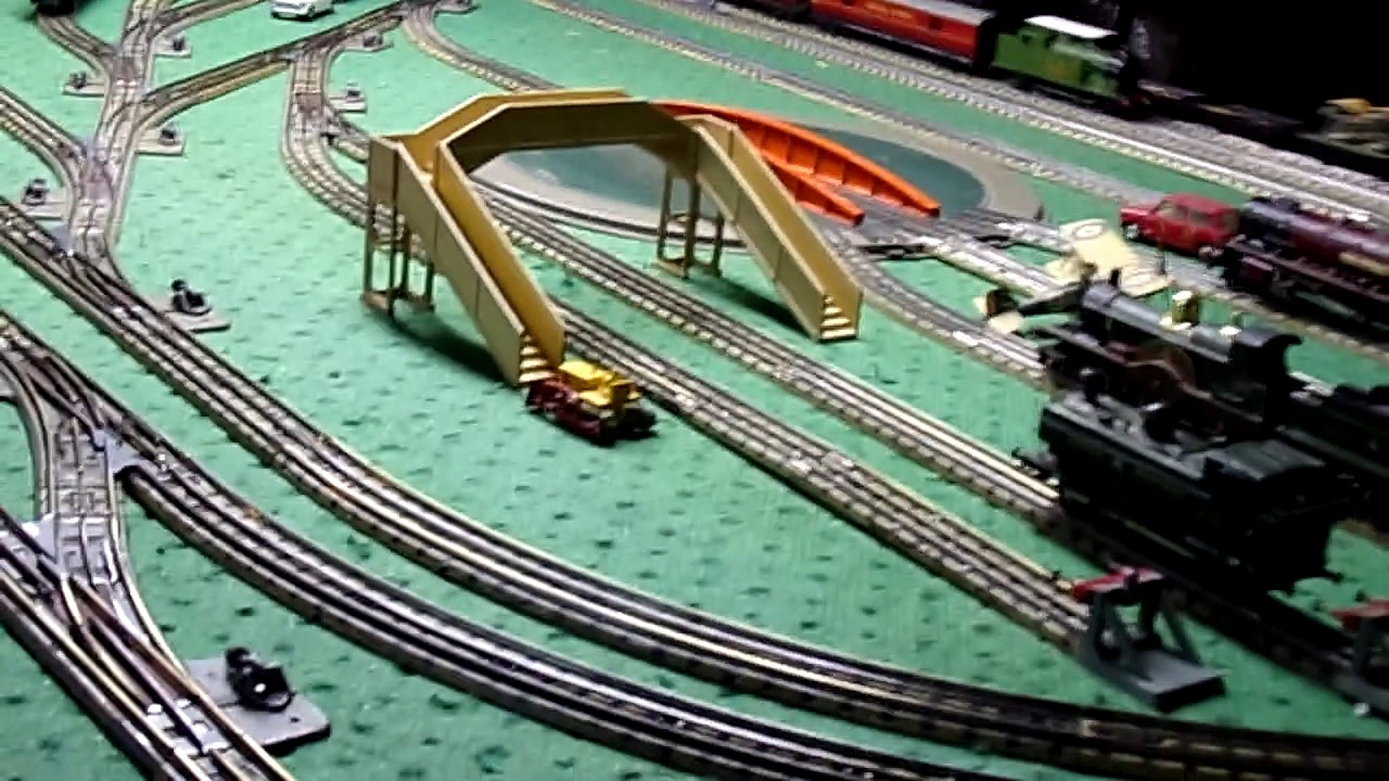 Hornby Dublo 4 x 8 layout-01 - YouTube