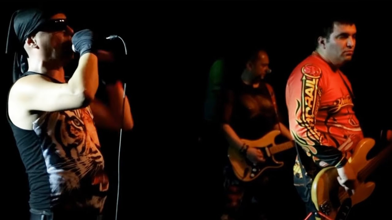 Brkovi - Hoću da budem svoj (Uživo) - YouTube