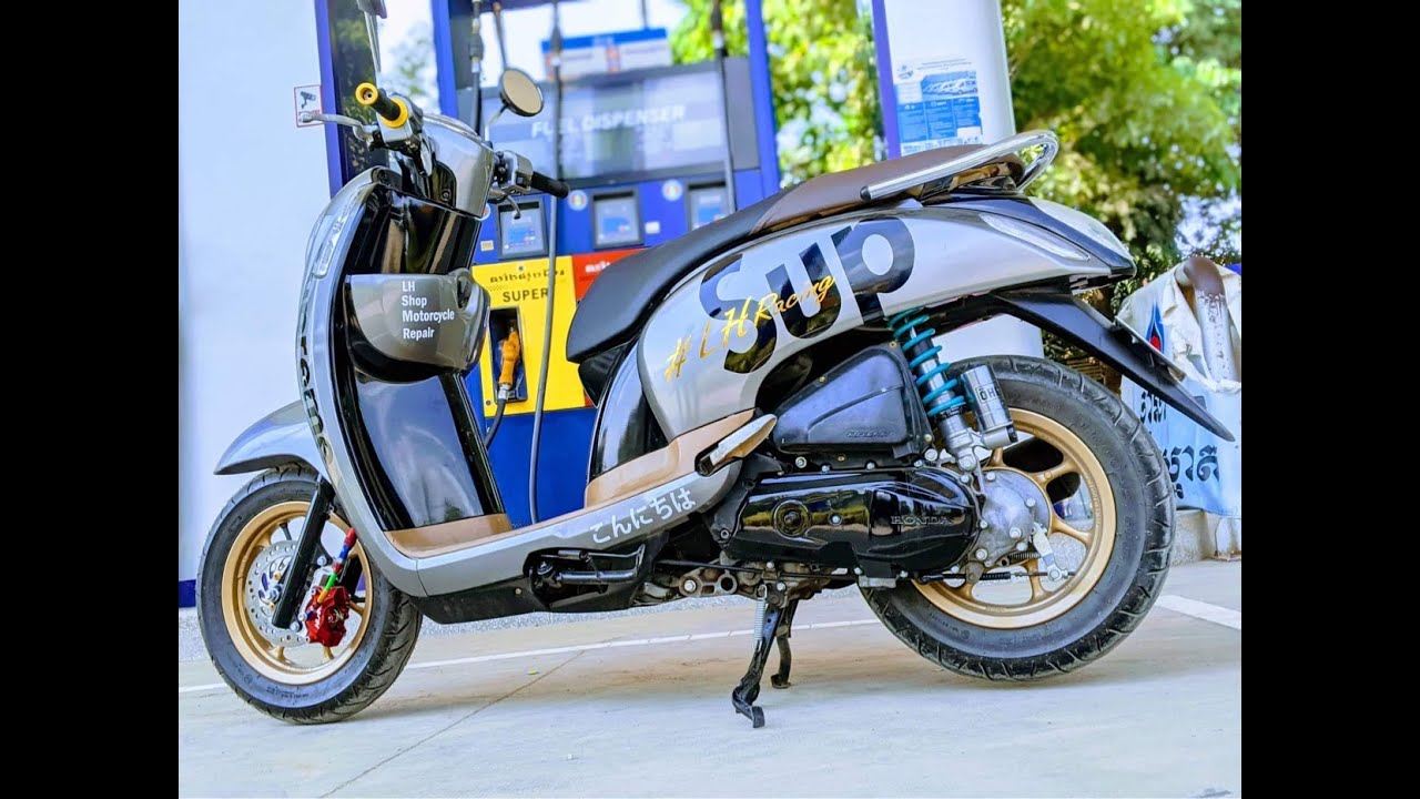 HONDA SCOOPY MAINTENANCE / BELT CHANGE / GEAR OIL CHANGE - YouTube