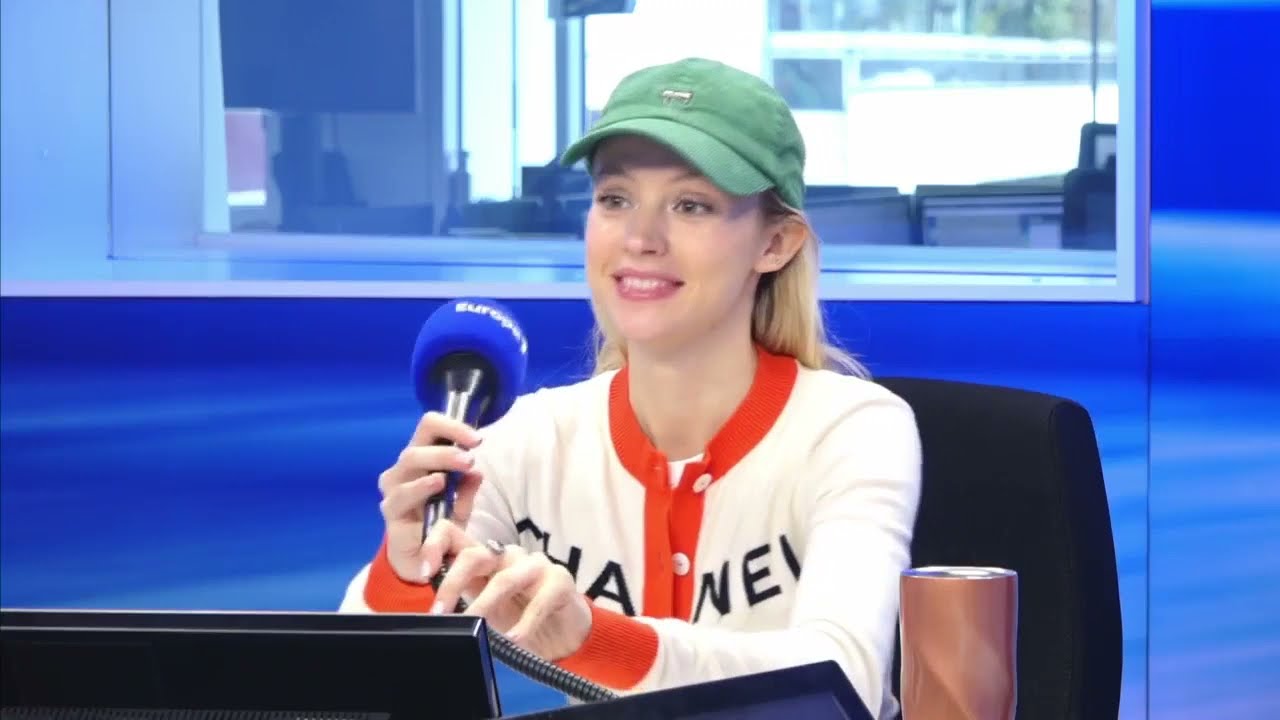 Angèle : "Les meilleures frites, ce sont celles de mon père !" - YouTube