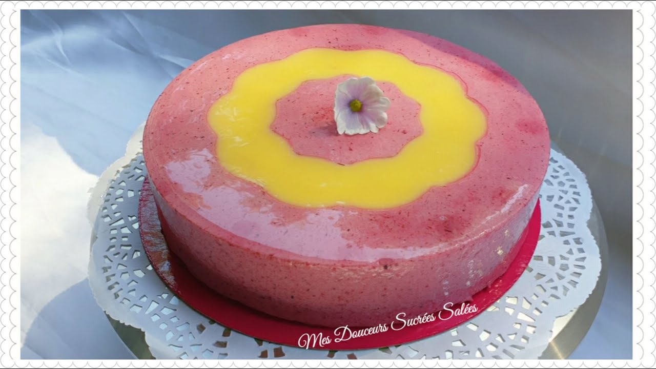 Entremet mousse fruits rouges et insert citron - YouTube
