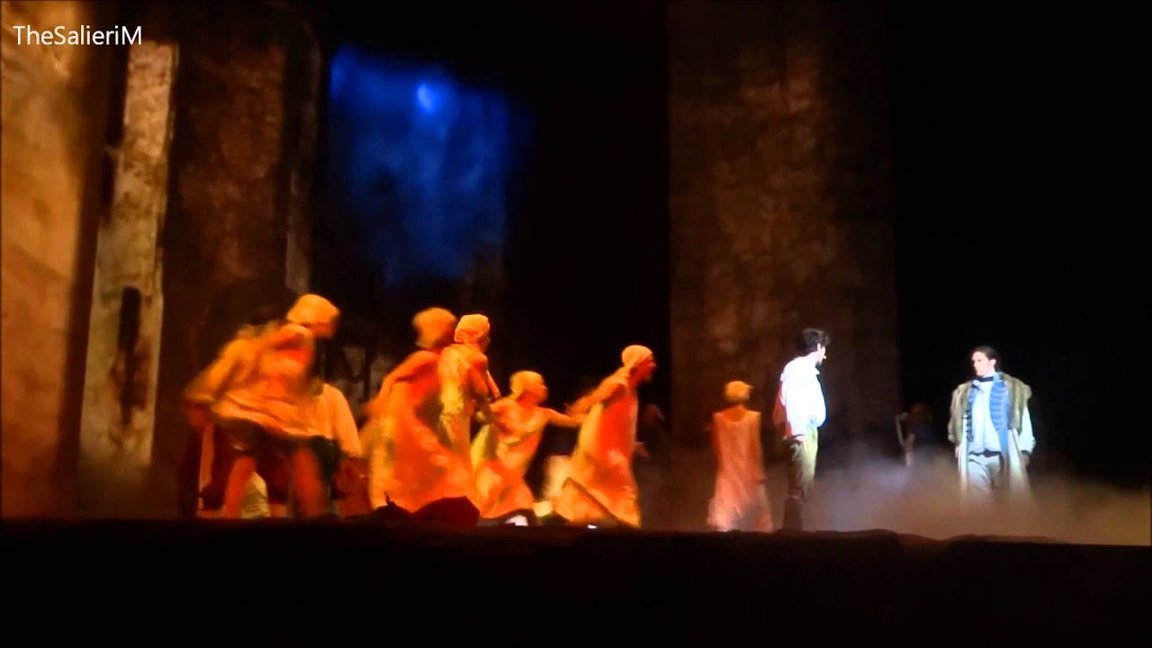 [LIVE] Début du spectacle musical, 1789 + Sur la peau (Louis Delort ...