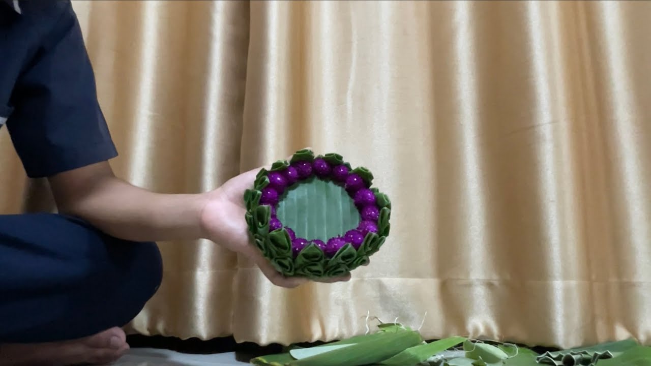 How to make a Krathong 🌿 - YouTube