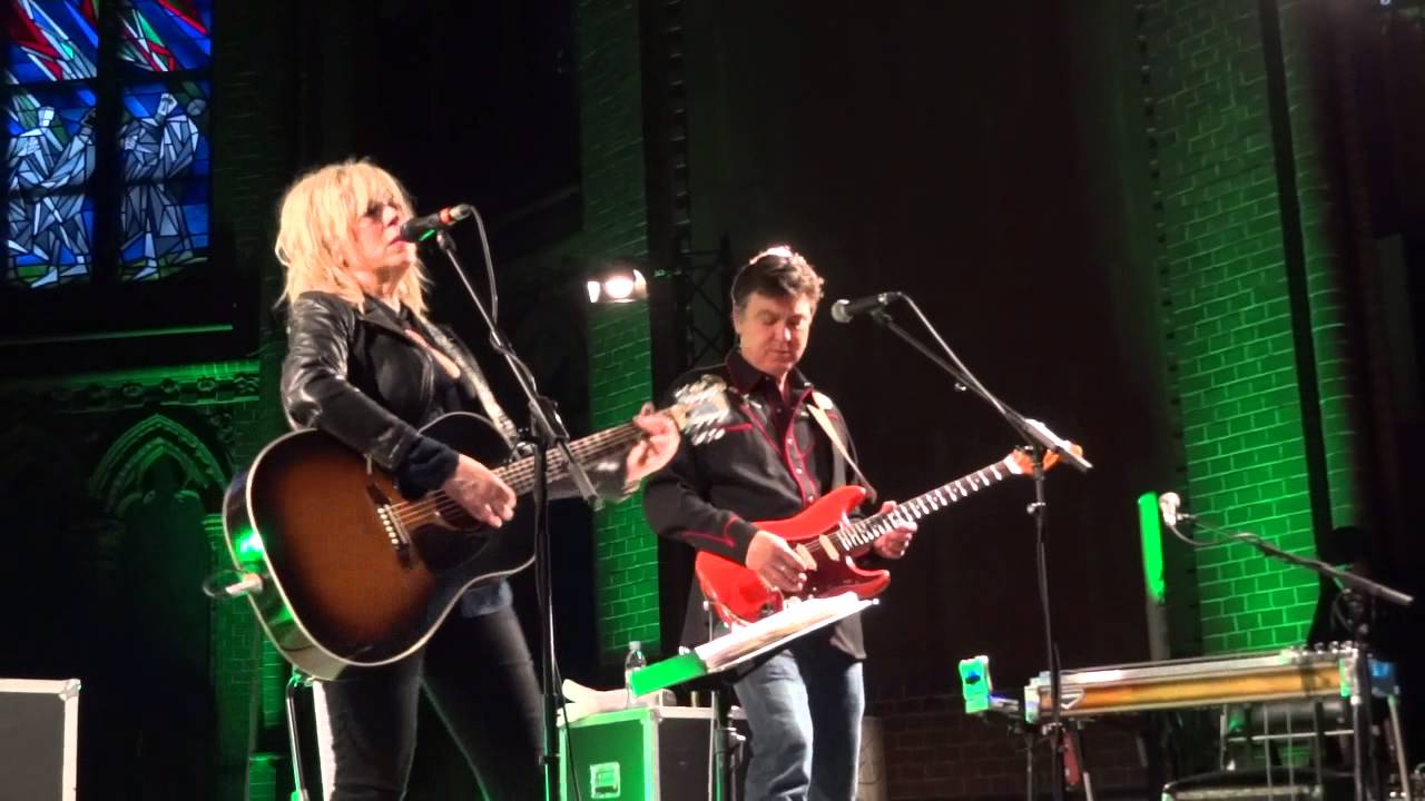 Lucinda Williams - Right in Time - Berlin 2013 (01/14) - YouTube
