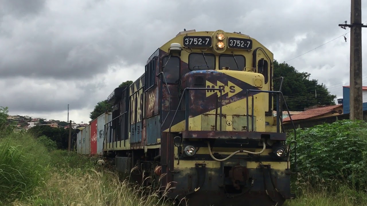 Locotrol mrs com vagões plataformas de containers - YouTube
