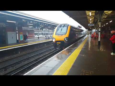 SWR Class 158/159 and XC Class 220/221 At Basingstoke Station - YouTube