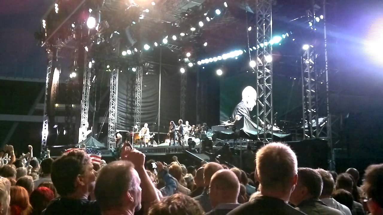 Bruce Springsteen - Born In The Usa - Live At Olympiastadion Helsinki ...