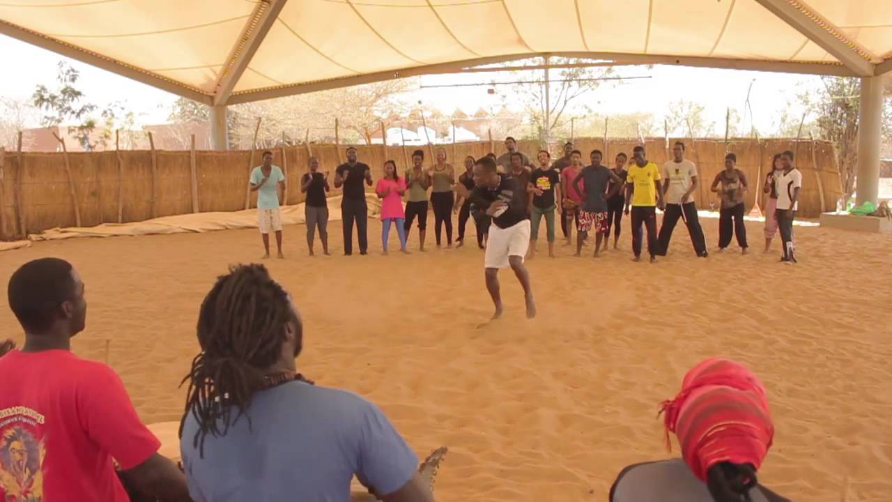 cour de danse traditionelle ivoirienne avec Serge Arthur DODO ( le ...