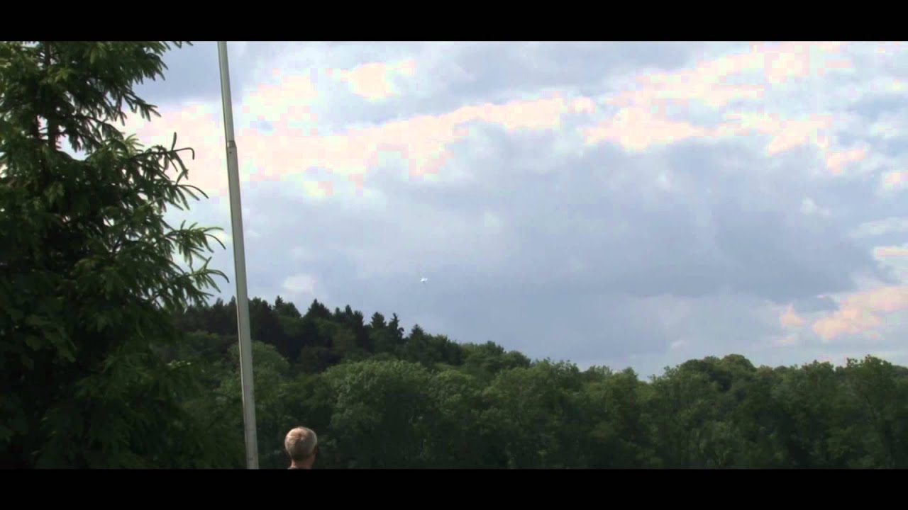 Tomahawk Viper RC Jet with kerosene engine - YouTube