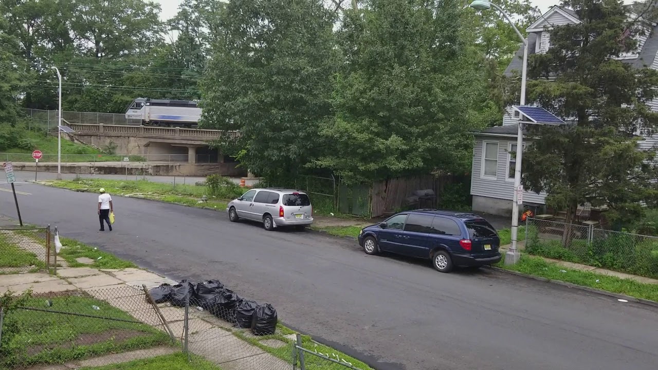 NJT train #1001 passing by in Ampere, East Orange! (07/25/2018) - YouTube