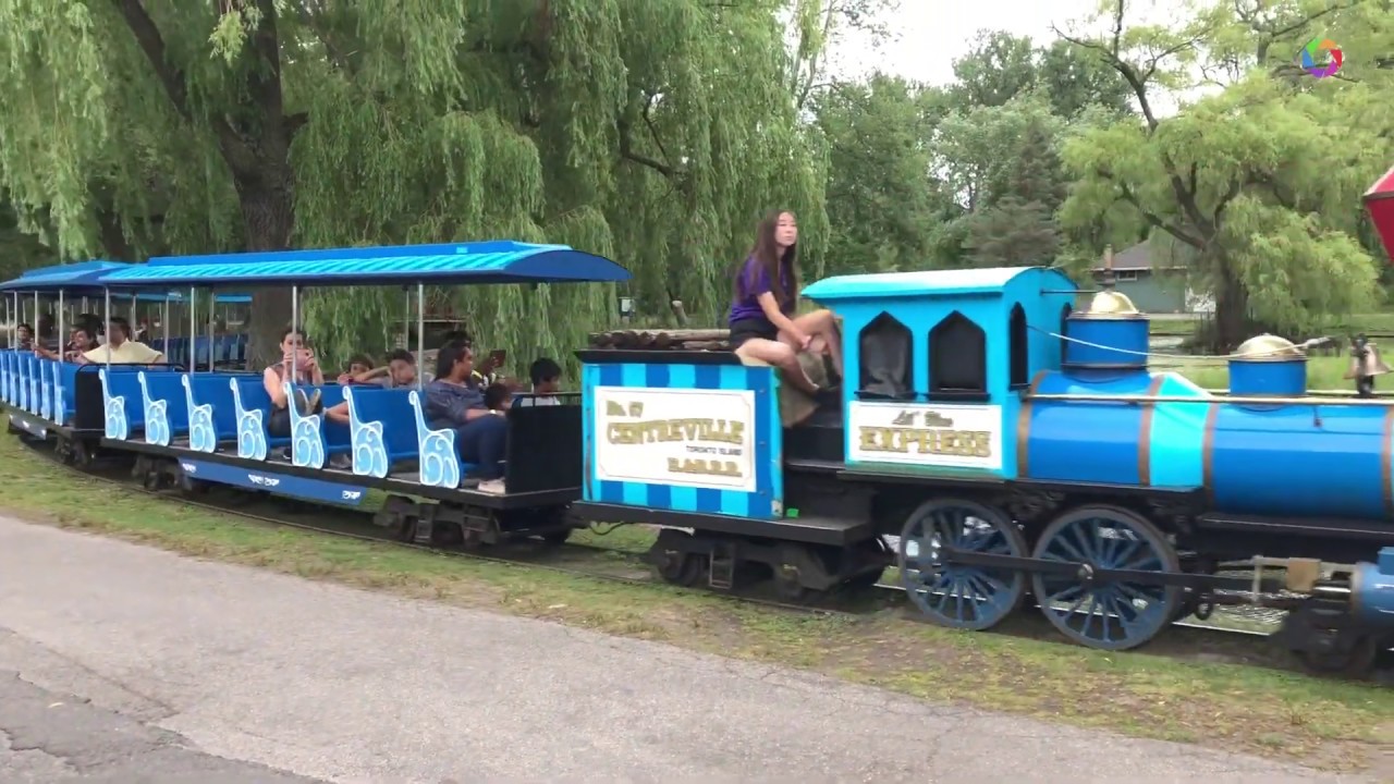 Train in central islands - Toronto - YouTube