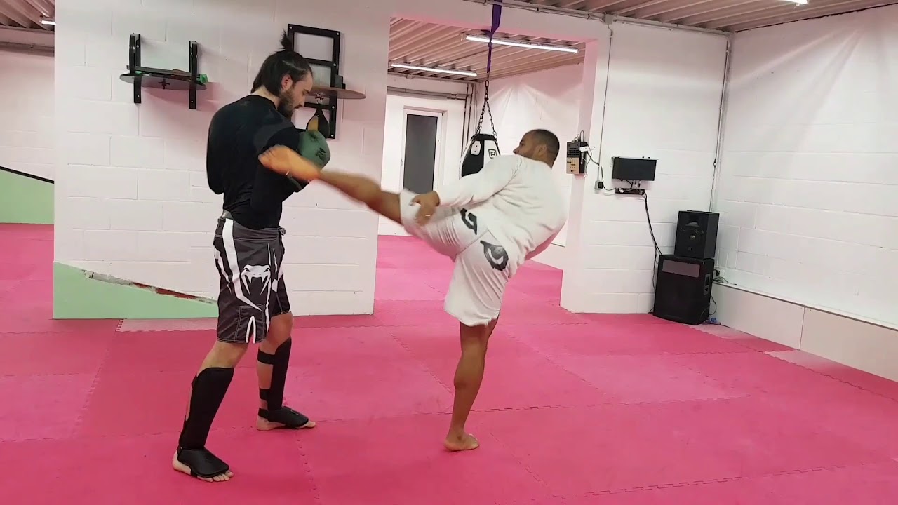 Oldschool Kickboxing mit Coach Georges - YouTube