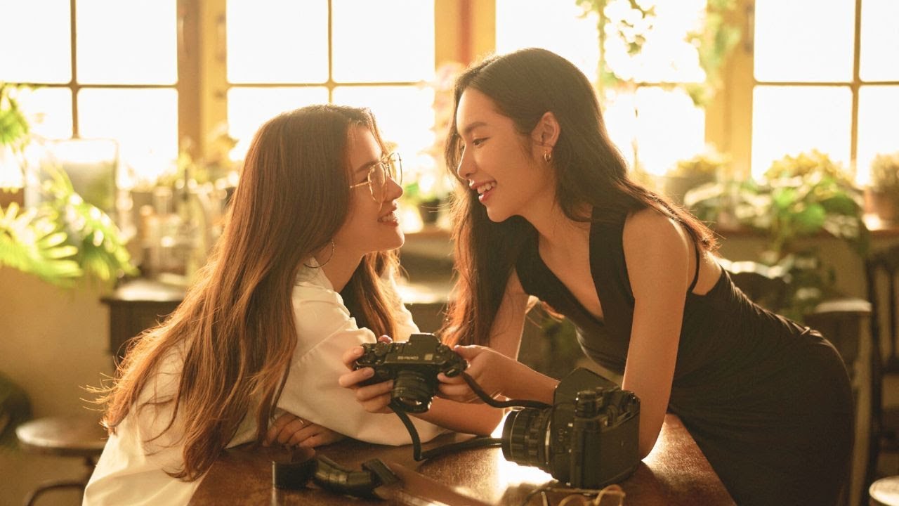 anda and lookkaew moment #loveseniortheseries - YouTube