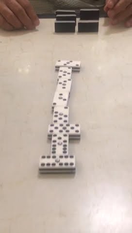 Una buena partida de domino - YouTube