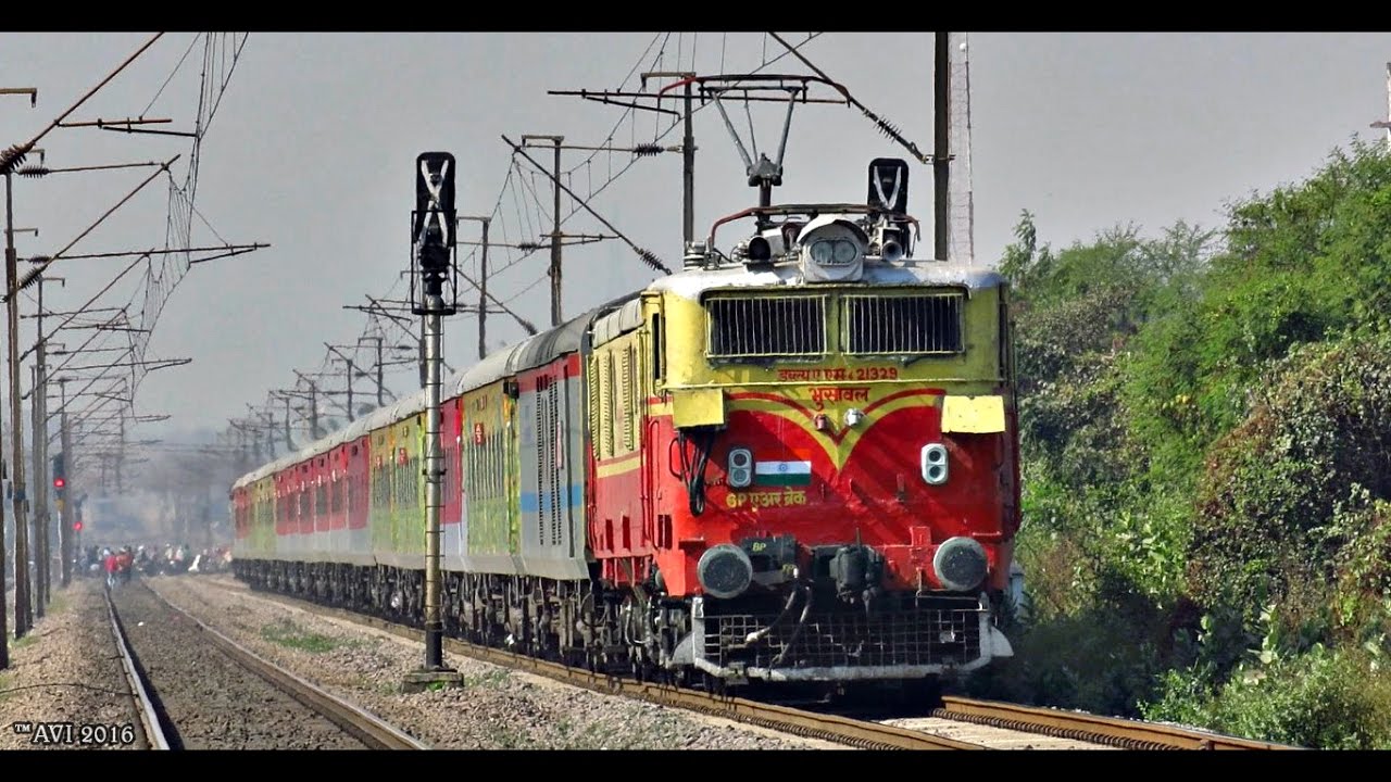 Colourful Combo : BSL WAM4 Hauls 12261 Mumbai-Howrah DURONTO Express ...