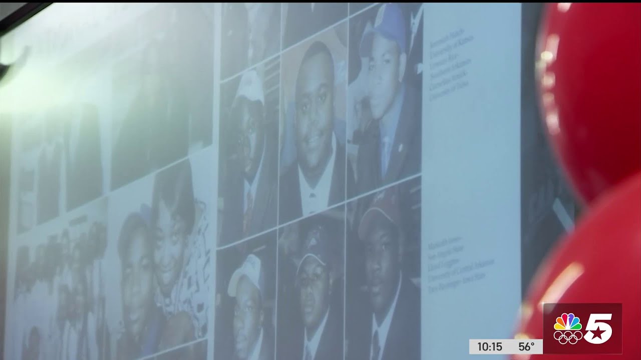 New interactive ‘Wall of Honor’ unveiled at Carter High School - YouTube