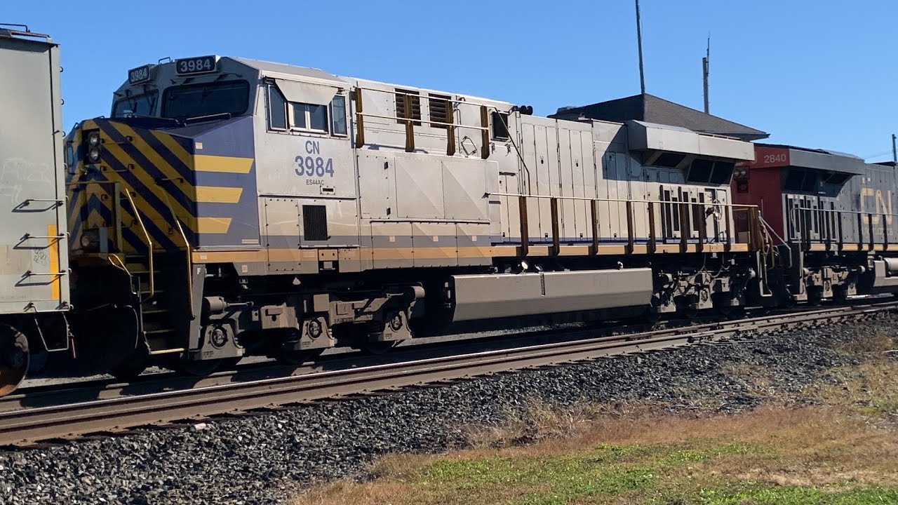 CSX B627-29 with xCREX ES44 Trailing - YouTube
