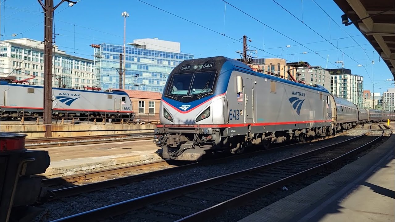 Amtrak Cardinal Arrives in DC - YouTube