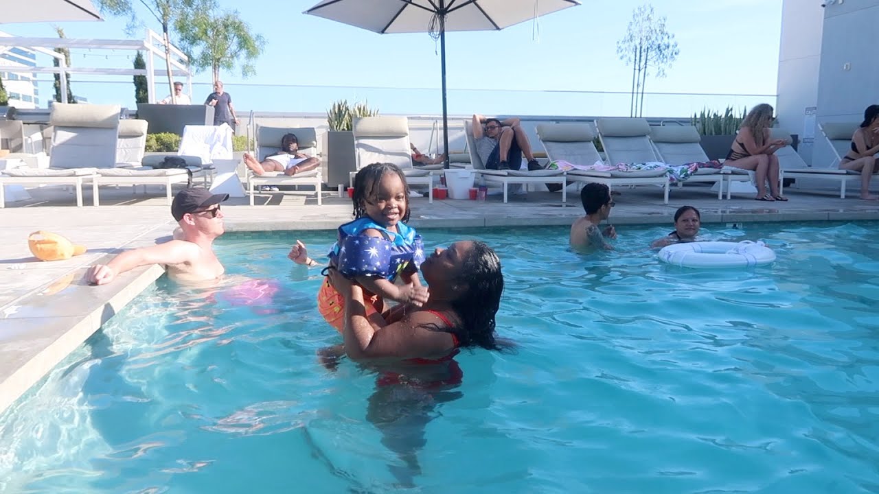 TEACHING BABY WOO-WOP HOW TO SWIM - YouTube