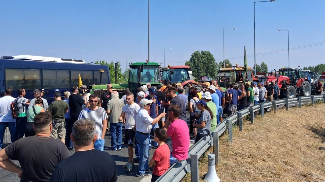 Κινητοποίηση βιοπαλαιστών αγροτών και κτηνοτρόφων Καρδίτσας με τρακτέρ ...