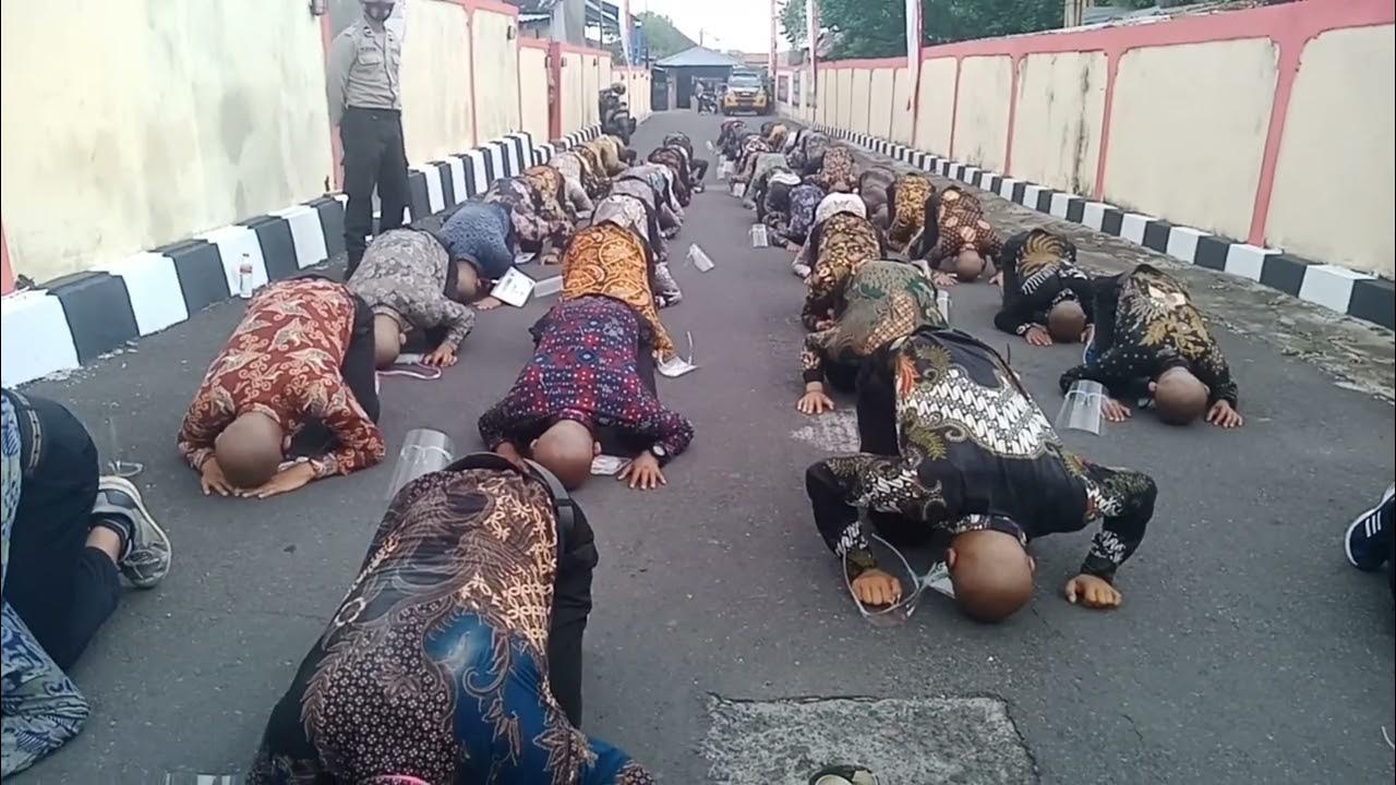 CIUM IBU PERTIWI, PEMBAGIAN PLETON DAN KAPORLAP - YouTube