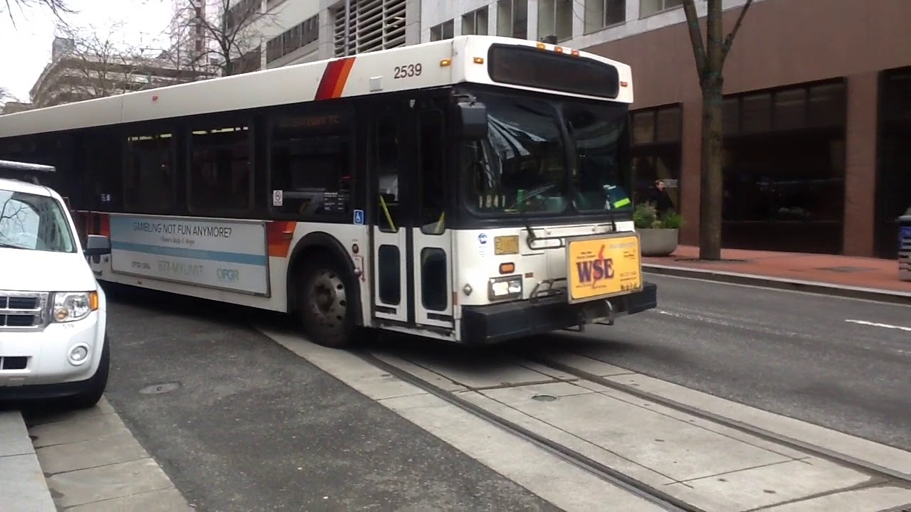 Retired Trimet 2500 Buses. - YouTube