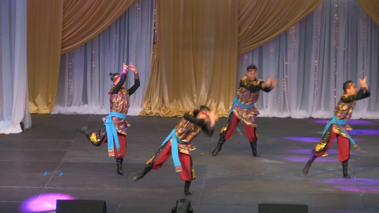 Hmong Heroes 1st Dance @ MN Hmong New Year 2018-2019 - YouTube