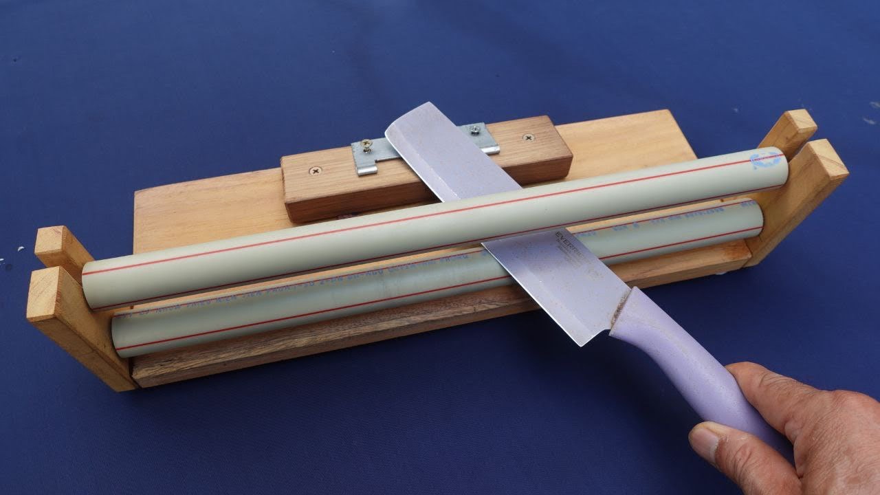 How To Sharpen a Knife To Razor Sharp ! - YouTube