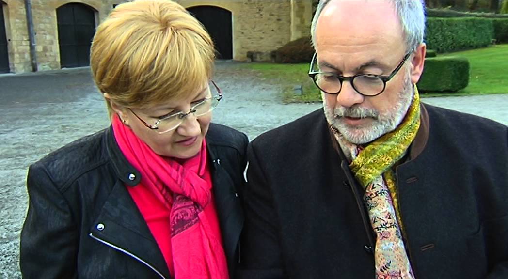 Orval : Eric Hance et Danièle Henky découvrent leur livre... - YouTube