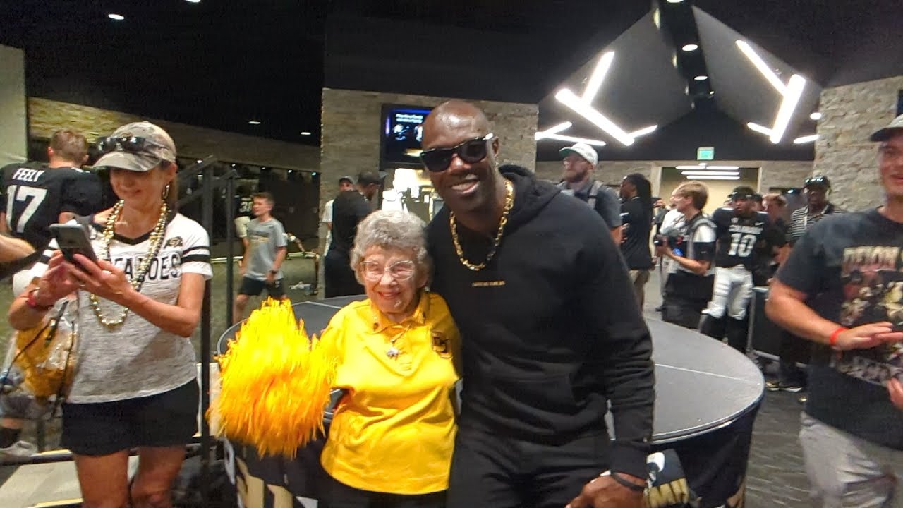 CU Super Fan Peggy Coppom Meets TO - YouTube